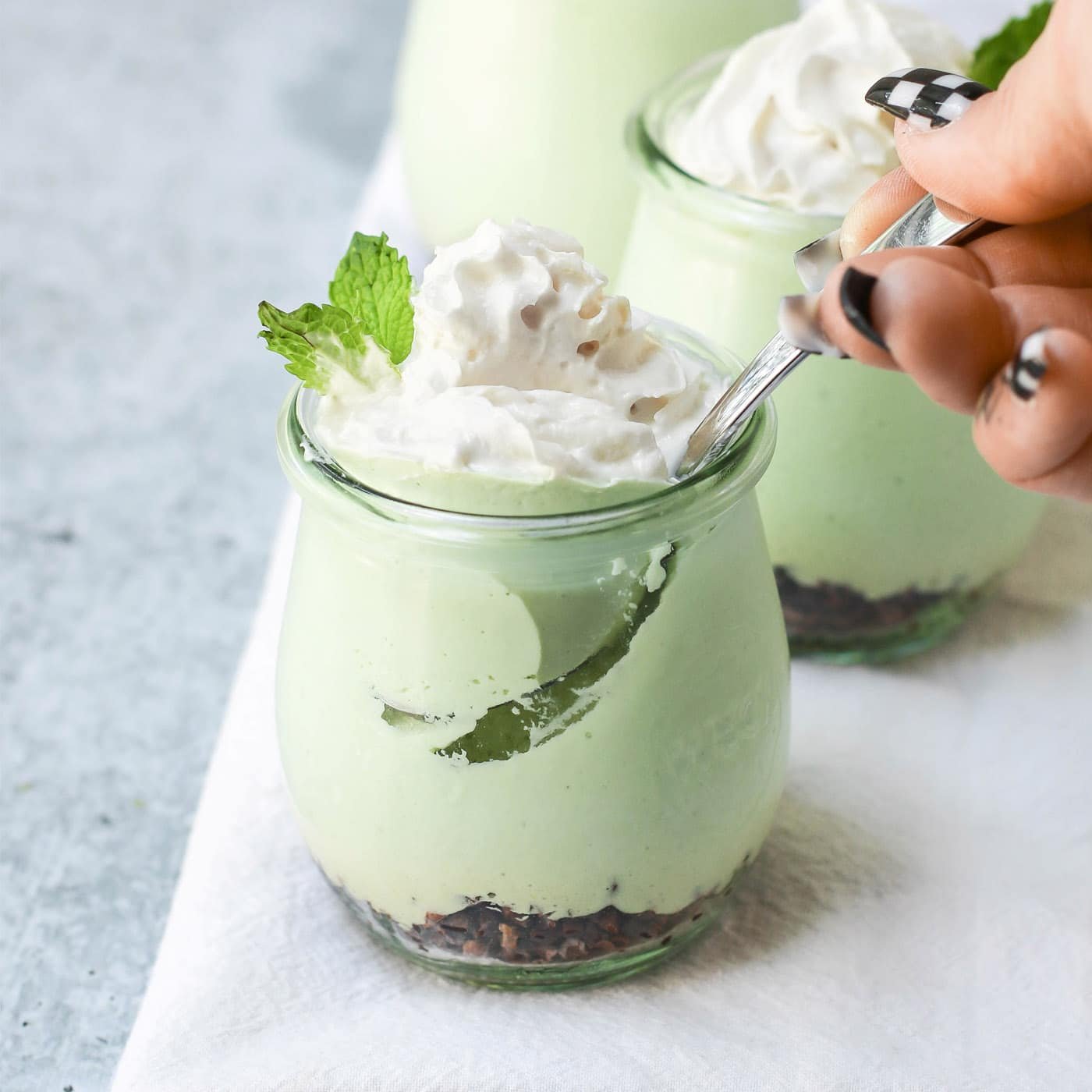 Healthy No-Bake Grasshopper Pudding Cups (sugar free, high protein ...